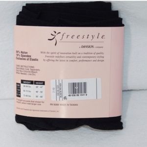 Danskin | Accessories | Danskin Girls Freestyle Footed Tights Size 7 ...